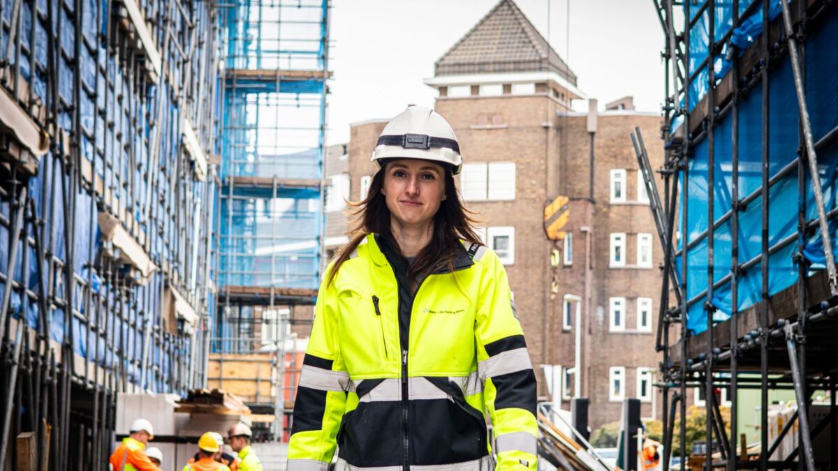 Vrouwen in de bouw: Lieke van Straalen over haar rol in de techniek en bouwsector | VolkerWessels